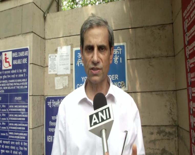 Muslim advocate Paracha says teaching people to apply for firearms ...