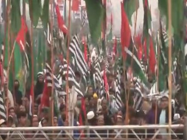 Power-packed show at PDM's Peshawar rally despite Imran Khan's threats