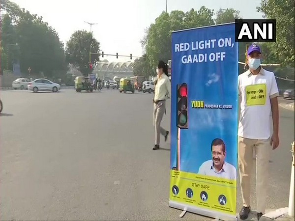 Delhi govt launches 'Red light on, gaadi off' campaign to curb air ...