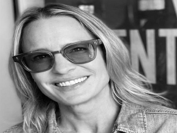 Robin Wright's directorial debut 'Land' to release in 2021