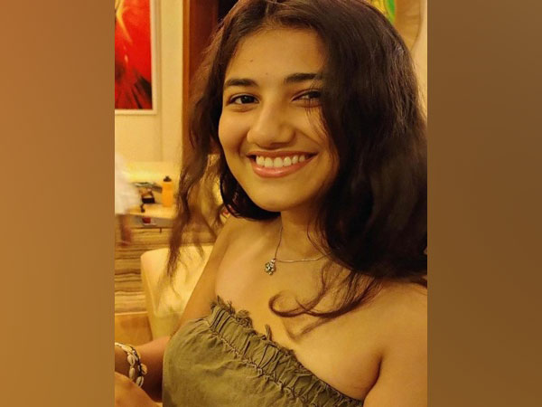 Sarah Jaffer bags a deal for 4 Songs Music Album with Crescendo Music ...