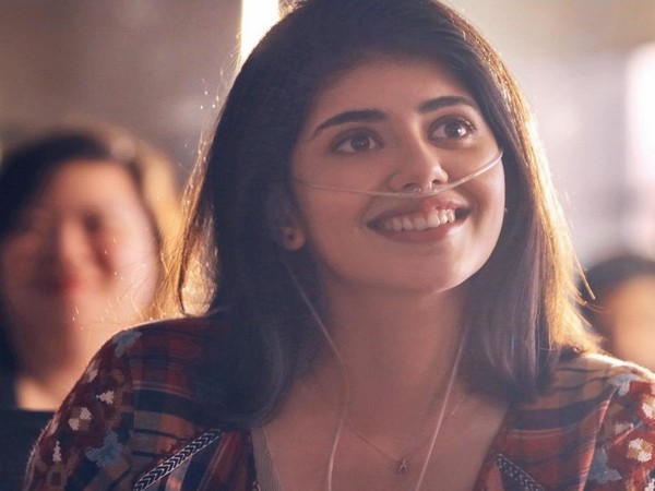 Sanjana Sanghi turns emotional as her movie 'Dil Bechara' clocks 1 year