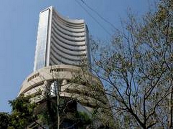 Sensex snaps 4-day losing run, closes 581 points higher