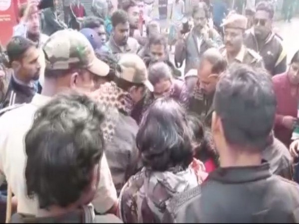 Clash broke out between TMC and SFI members during 'Bharat Bandh' in WB