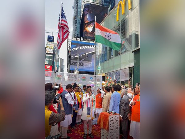 75 years of India's Independence: Tricolour at iconic Times Square in ...