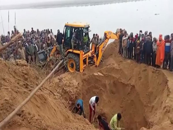 UP: Four women buried under soil while digging, 1 dead, 3 stable