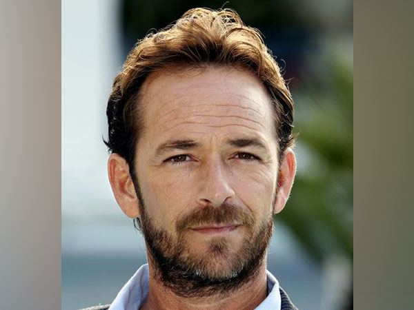 Late Luke Perry stands out in 'Once Upon a Time in Hollywood' deleted scene
