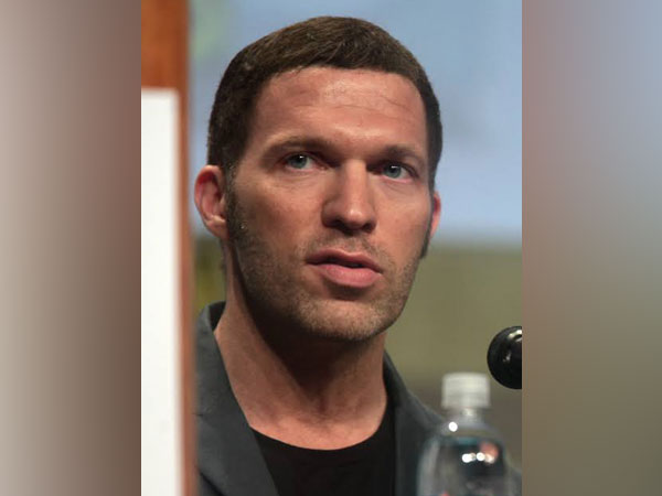 Travis Knight in talks to direct Tom Holland starrer 'Uncharted'