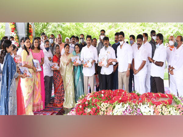 Jagan Reddy celebrates father YSR's birth anniversary, Oppn alleges ...