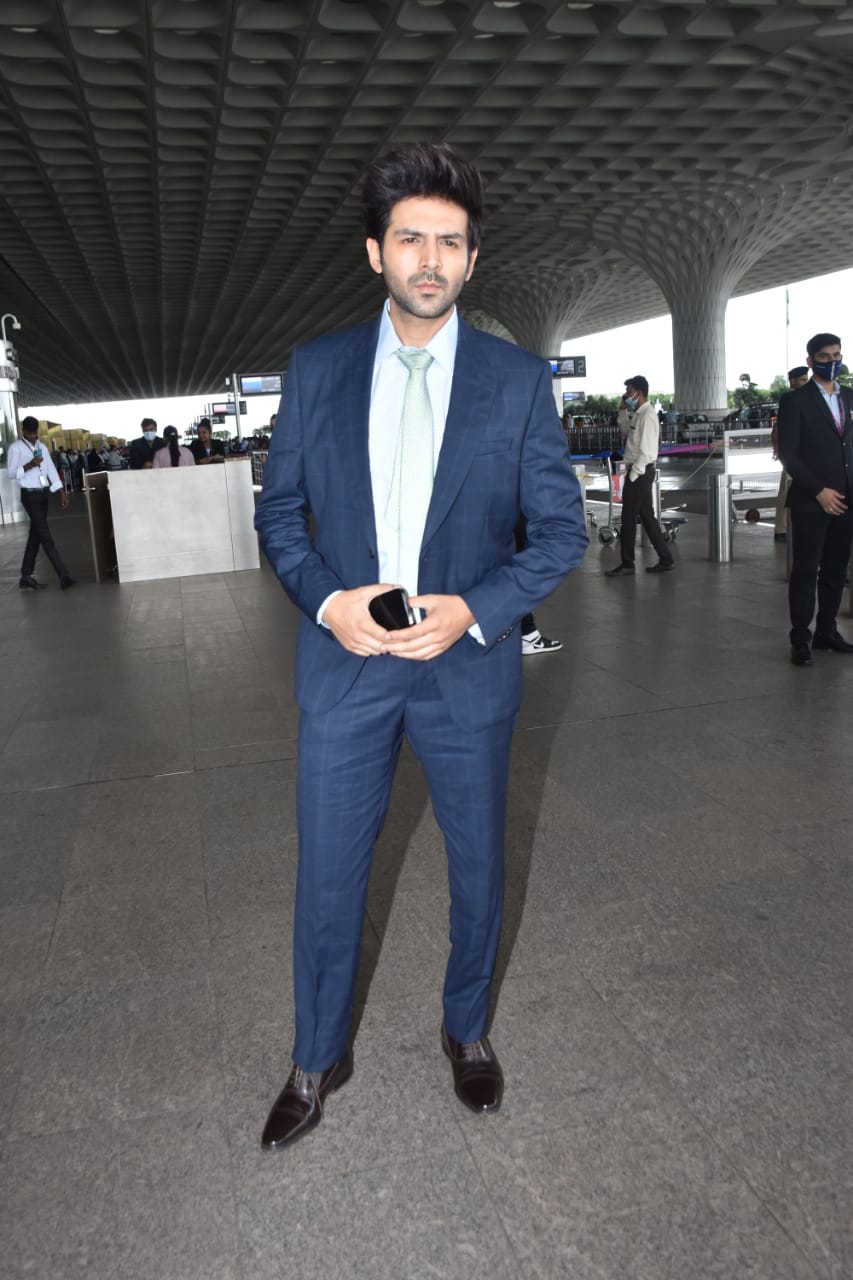 Airport Diaries: Kartik Aaryan, Vicky Kaushal, Fatima Sana Sheikh papped