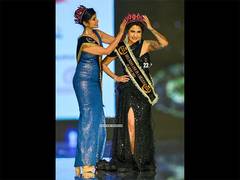 Model and Actress Rupika Grover Shatters Age Norms, Crowned Mrs. India ...