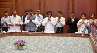 Maharashtra Cabinet passes resolution urging Centre to confer Bharat ...