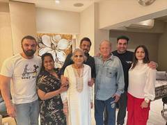 Salman Khan poses with family in Sohail Khan's latest post, check it out