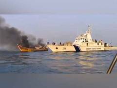Maharashtra: Fishing boat catches fire off Raigad coast; all 18 crew ...