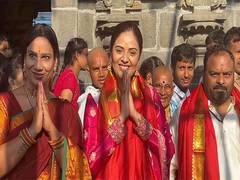 South actress Sreemukhi visits, offers prayers at Sri Venkateswara Temple