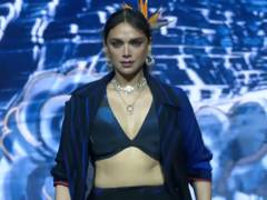 Aditi Rao Hydari looks elegant in Satya Paul's design at Lakme Fashion ...