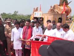 Maharashtra CM Devendra Fadnavis flags off 'Godavari to Narmada Water ...