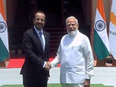 PM Modi meets Cyprus President Nikos Christodoulides in Delhi ...