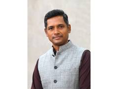 Controversy over appointment of Keralam CEO Rathan Kelkar as CM's Secy ...