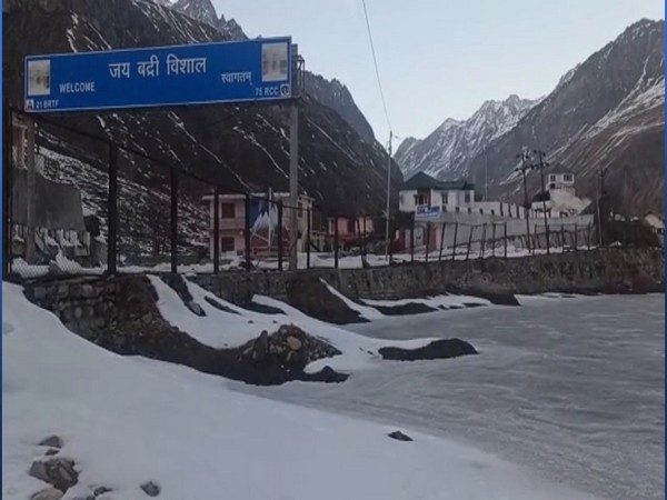 Badrinath covered in snow, Sheshanetra lake freezes in Uttarakhand