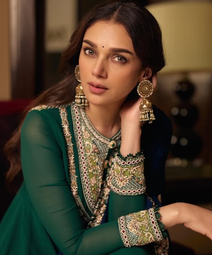 5 Hariyali Teej outfit ideas inspired from Bollywood divas to look ...