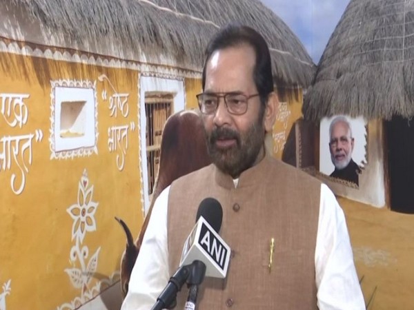 Naqvi takes jibe at Congress over C'garh crisis, compares party with NPAs