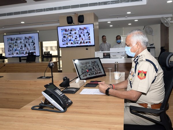 Delhi Police Commissioner reviews lockdown implementation