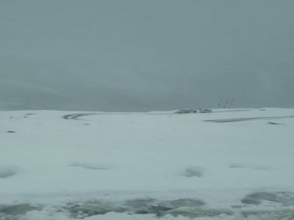 Himachal: Rohtang pass receives six inches snowfall, SDM Manali issues ...