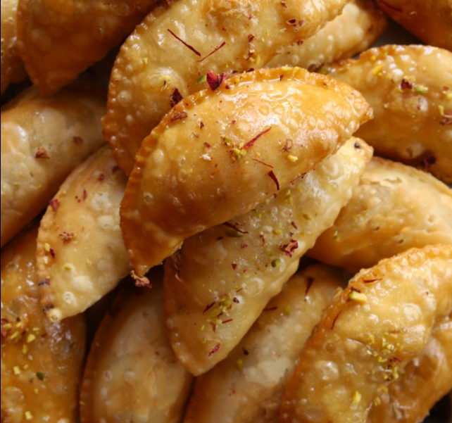 Try out these different recipes of Gujiya this Holi