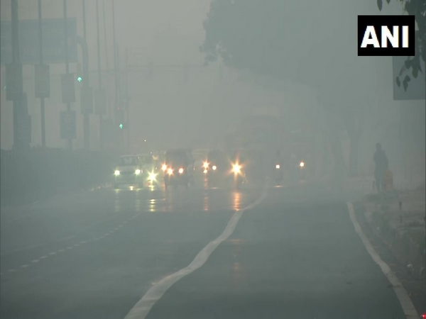 Delhi's AQI remains in severe category, dense fog engulfs city