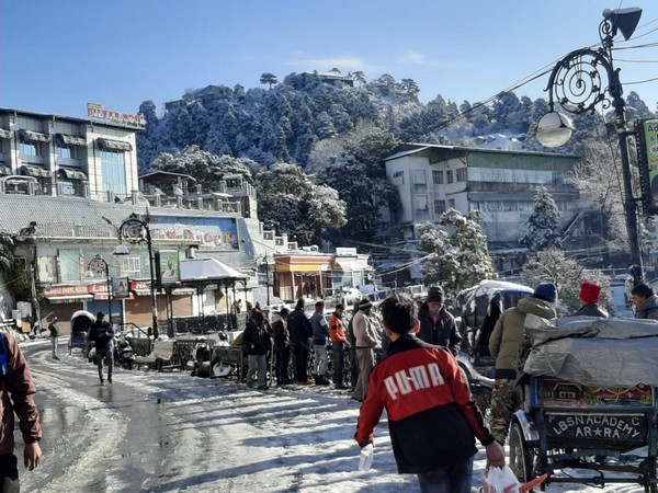 Mussoorie witness heavy snowfall