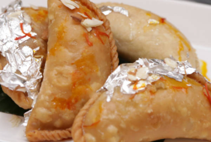 Try out these different recipes of Gujiya this Holi