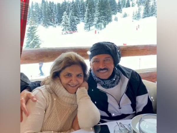 Sussane Khan wishes Hrithik Roshan's parent's 50th wedding anniversary ...