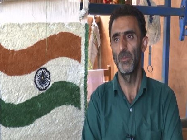 J-K: Kashmir-based artisan makes first carpet with national flag design ...