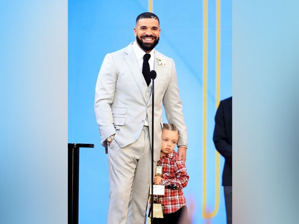 Drake's son Adonis, makes rare appearance at 2021 BBMAs as rapper ...