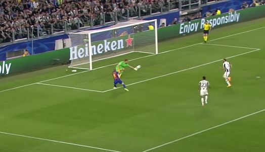 Top-5 saves made by Italian legend Gianluigi Buffon