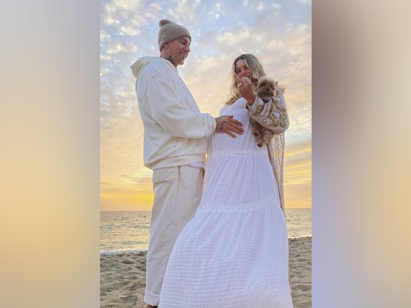 Jessica Hart engaged to race car driver James Kirkham