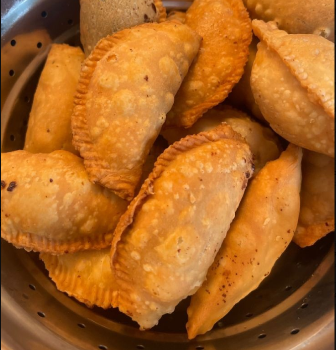 Try out these different recipes of Gujiya this Holi