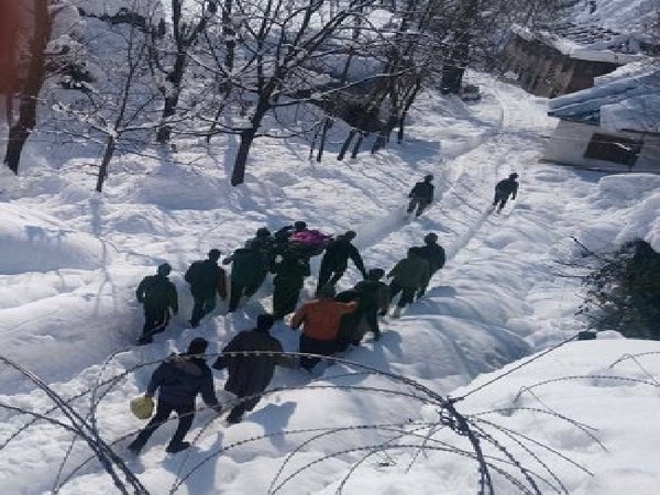 Army shares video of rescue ops of civilian trapped under snow in Kashmir