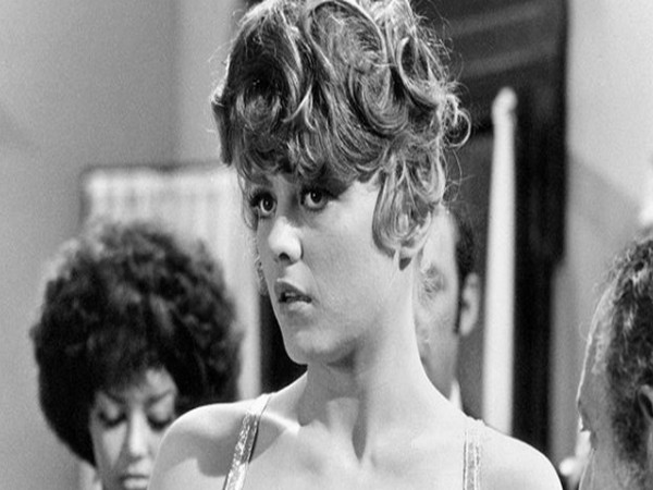 Margaret Nolan, 'Goldfinger' model, actor in 'A Hard Day's Night,' dies ...