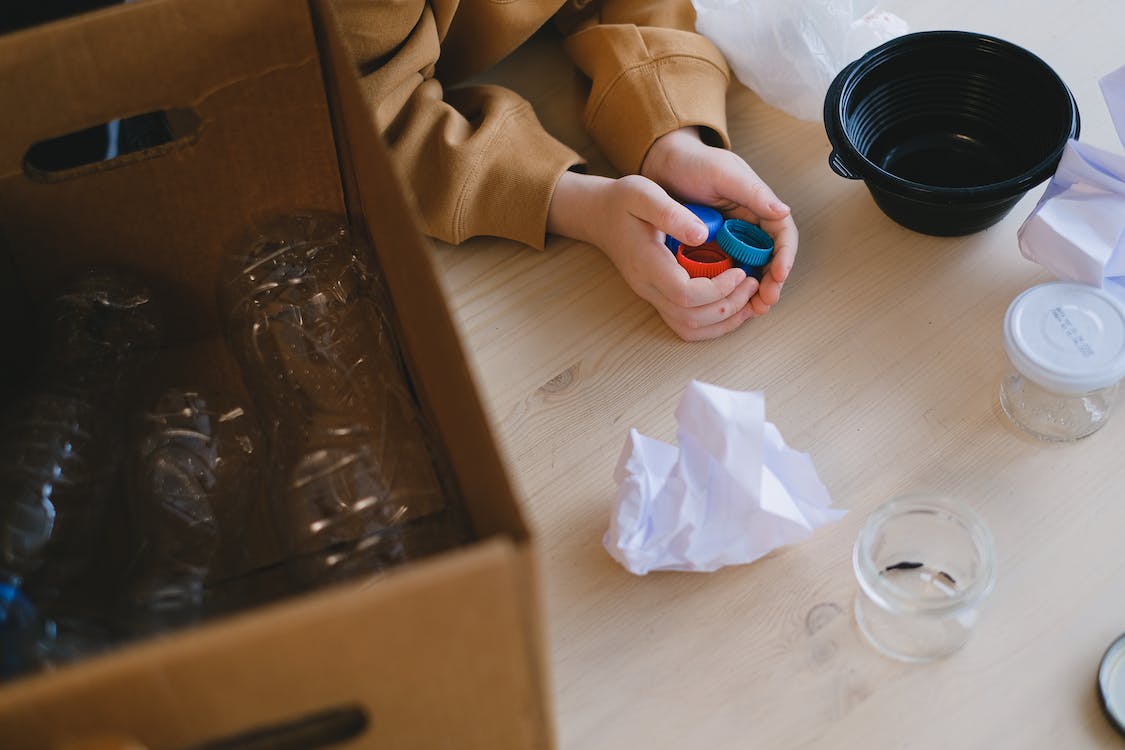 Effective strategies to reduce plastic waste in office