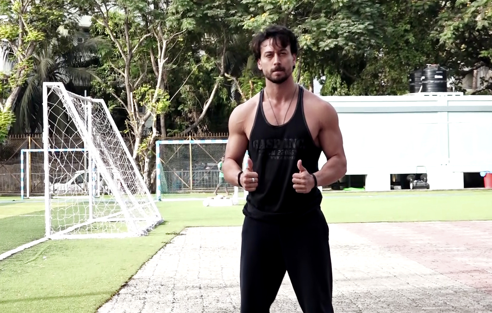 Tiger Shroff, Ishaan Khatter, Ibrahim Ali Khan spotted playing football ...