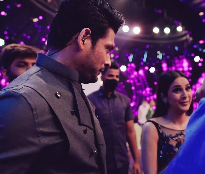 Shehnaaz Gill turns 29! Gateway to throwback moments of 'Sidnaaz'