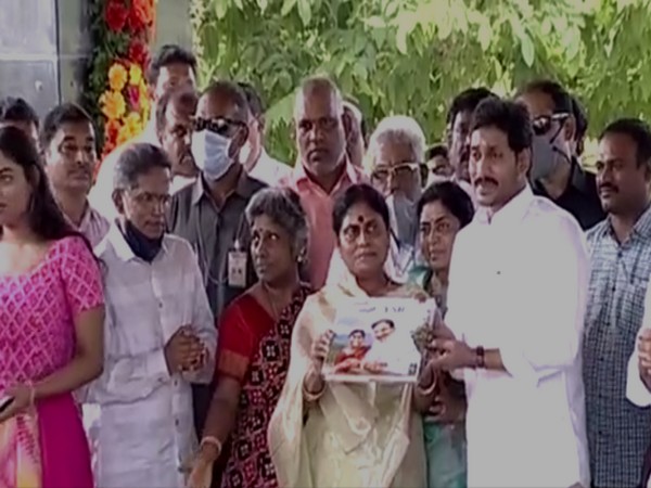 Andhra CM pays tribute to his father YS Rajasekhara Reddy on birth anniversary