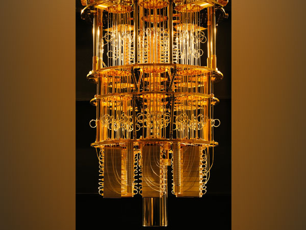 Researchers at Caltech develop new algorithm to make quantum computers more efficient