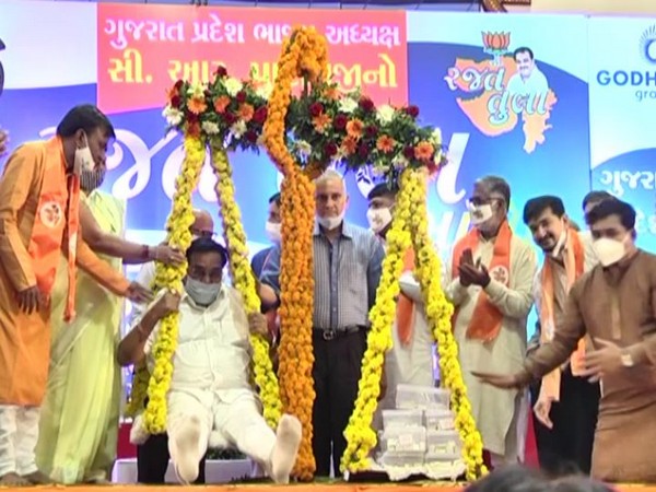'Rajat Tula' organised for Gujarat BJP chief in Surat