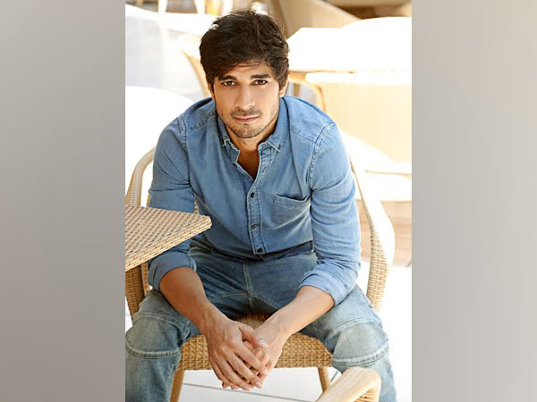 Tahir Raj Bhasin gives glimpse of first day of 'Loop Lapeta' shoot with ...