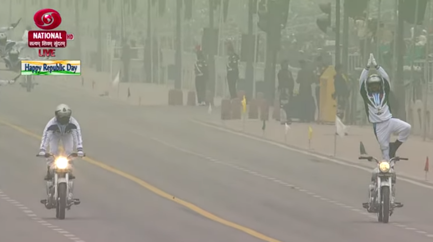 74th Republic Day parade: Amazing motorcycle stunts by 'Dare Devils' team
