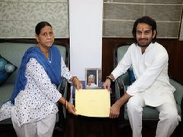Tej Pratap Yadav receives RJD symbol from mother Rabri Devi