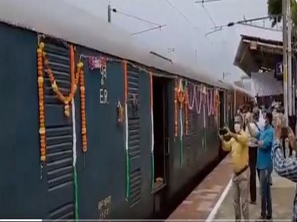 India's first 'Kisan Rail' flagged off from Maharashtra's Devlali for ...